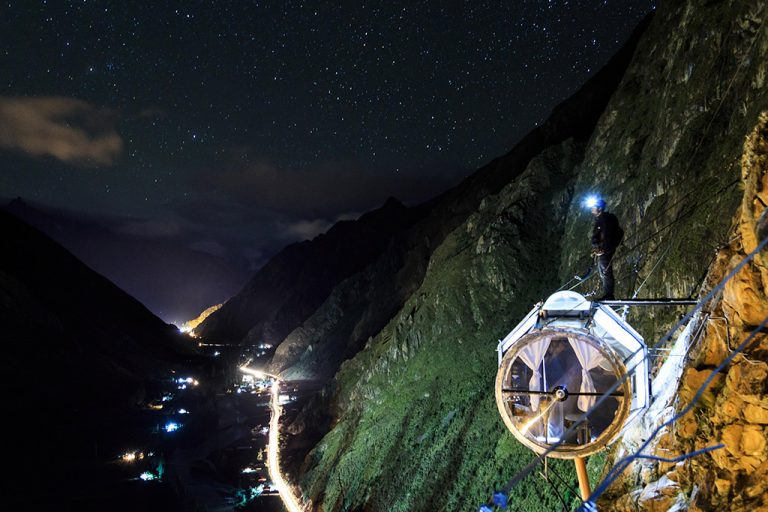 Hanging Capsules Hotel In Peru : Sky Lodge Peru | Luxsphere