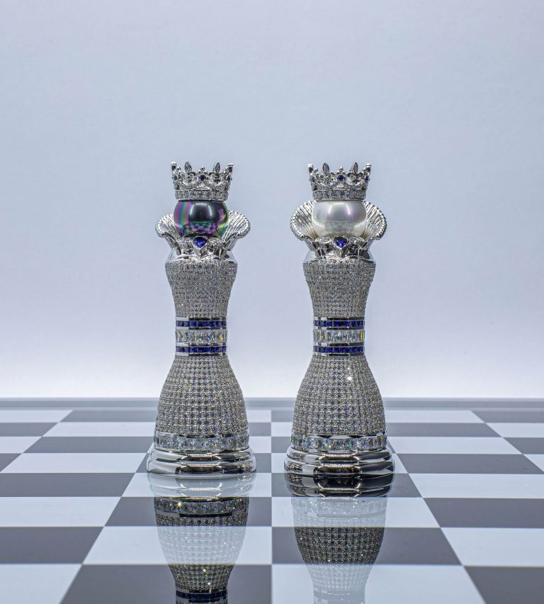 World's Most Expensive Chess Set : Pearl Royale | Luxsphere