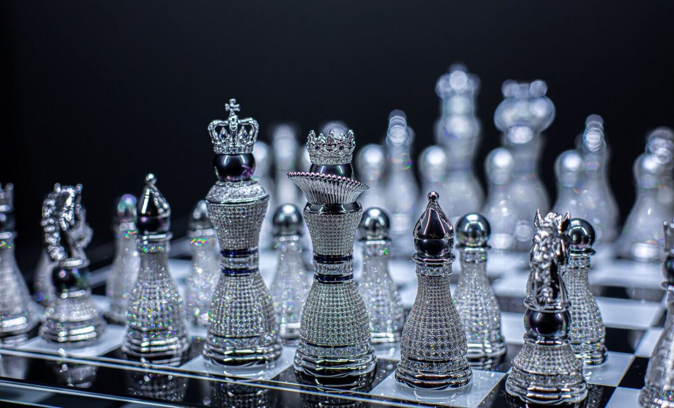 World's Most Expensive Chess Set : Pearl Royale | Luxsphere