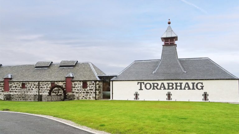 Best Whisky Trail In Scotland | Whiksy And Landscape Luxsphere
